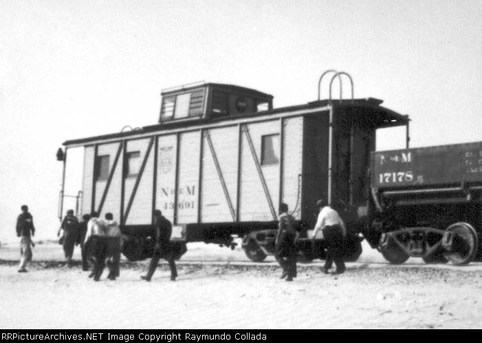 NDEM 43691 Caboose made in Mexico